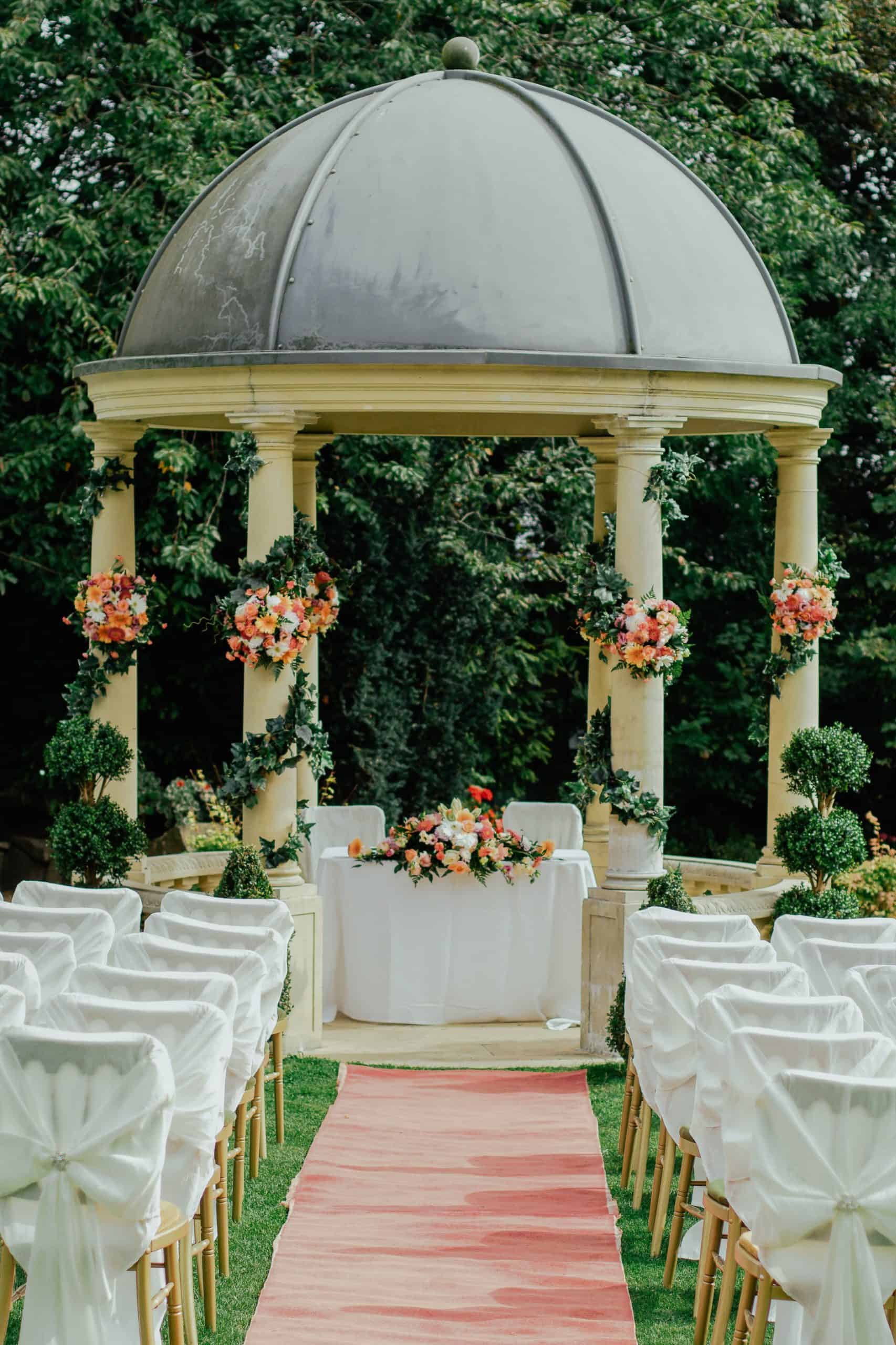 Altar, Arch, or Chuppah - What Can You Get Married Under? - Loud Bride
