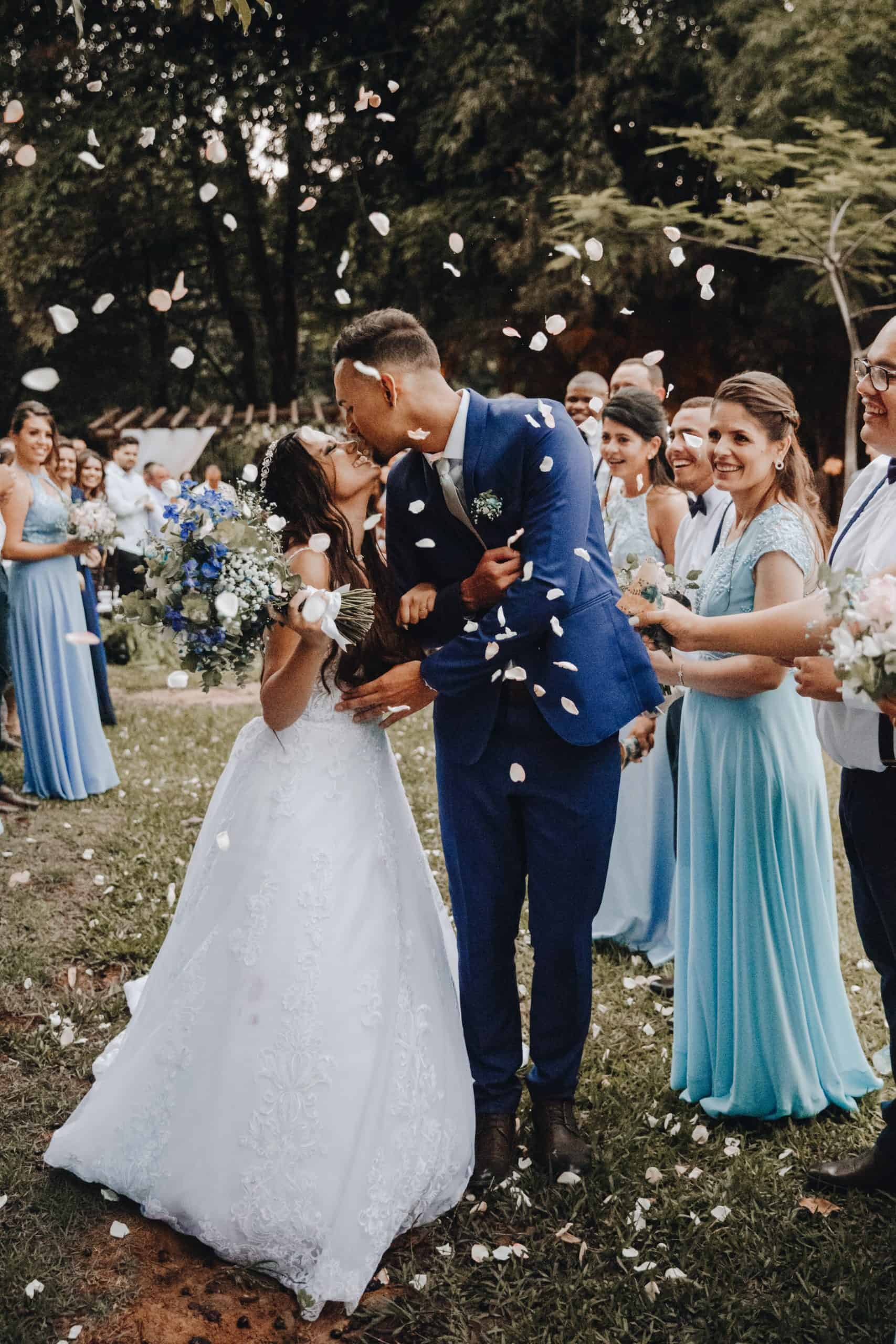 How to Plan a Wedding Under $5,000 - Loud Bride