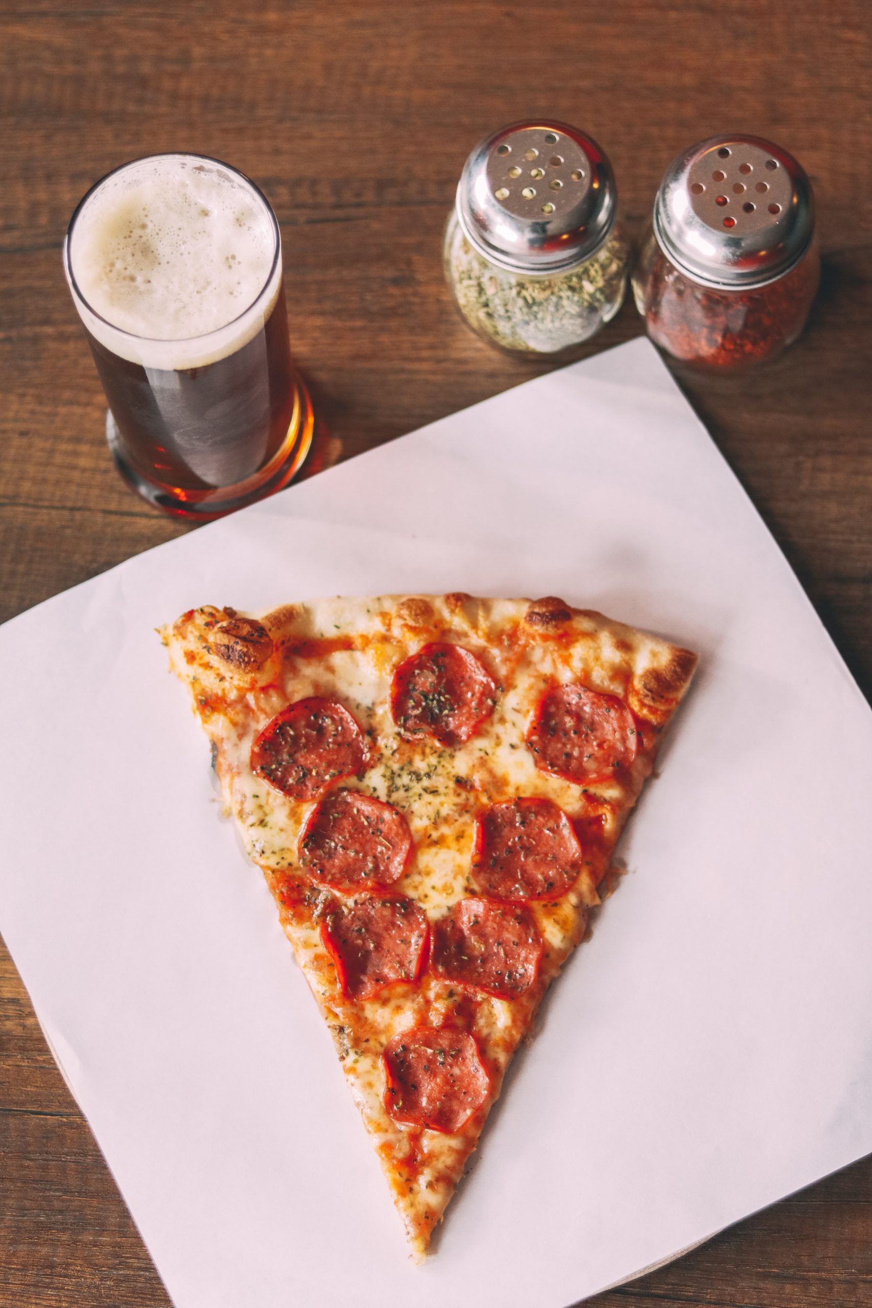 How To Serve Pizza At Your Wedding - Loud Bride