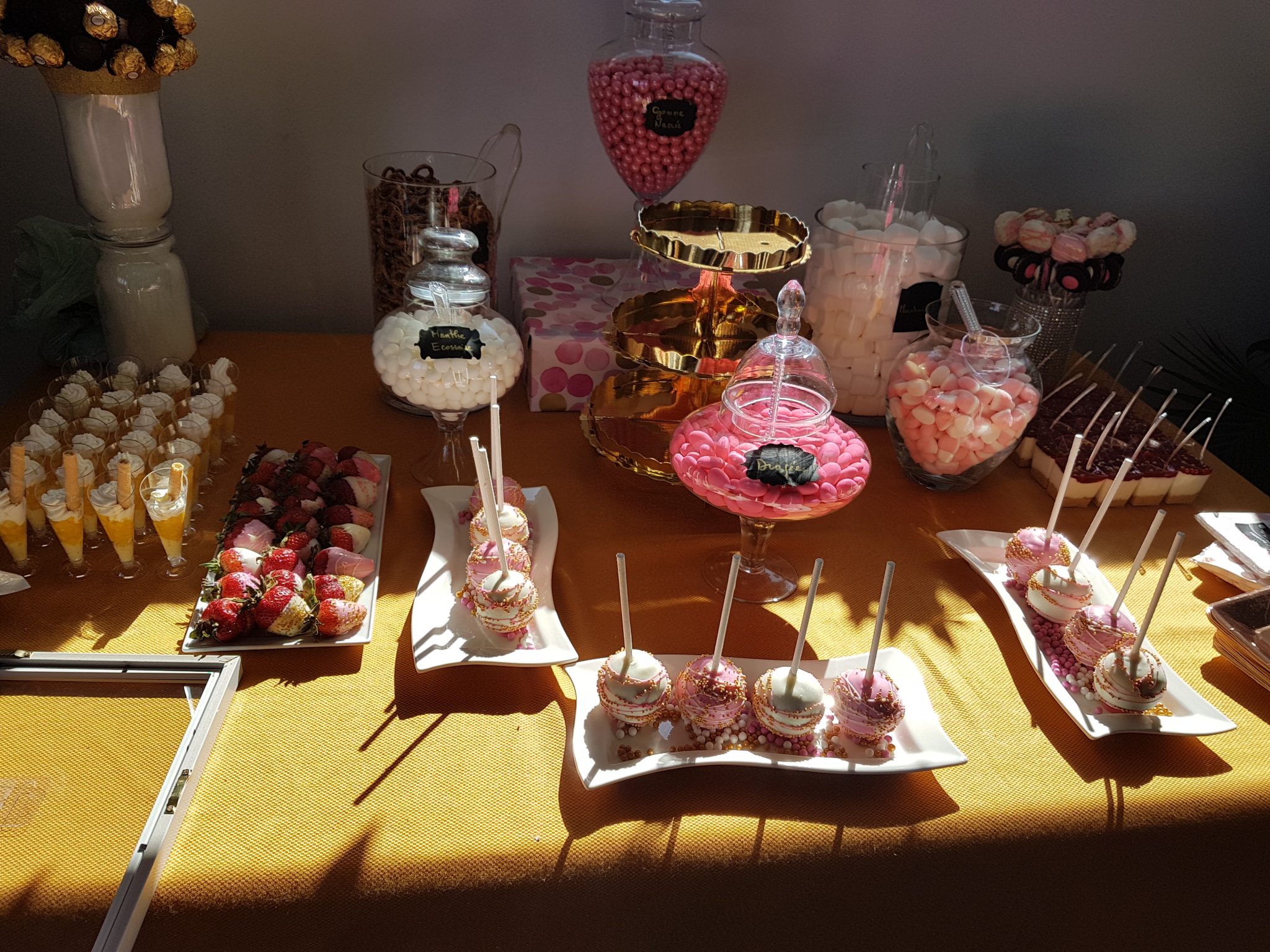 The Ultimate Guide To Setting Up A Wedding Candy Bar - Loud Bride